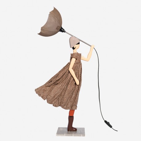 Romvia | Little Girl table lamp - Handcrafted by Skitso